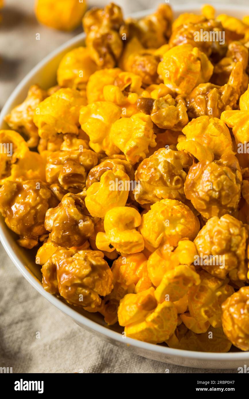 Homemade Chicago Popcorn Mix with Caramel and Cheese Pop Corn Stock ...