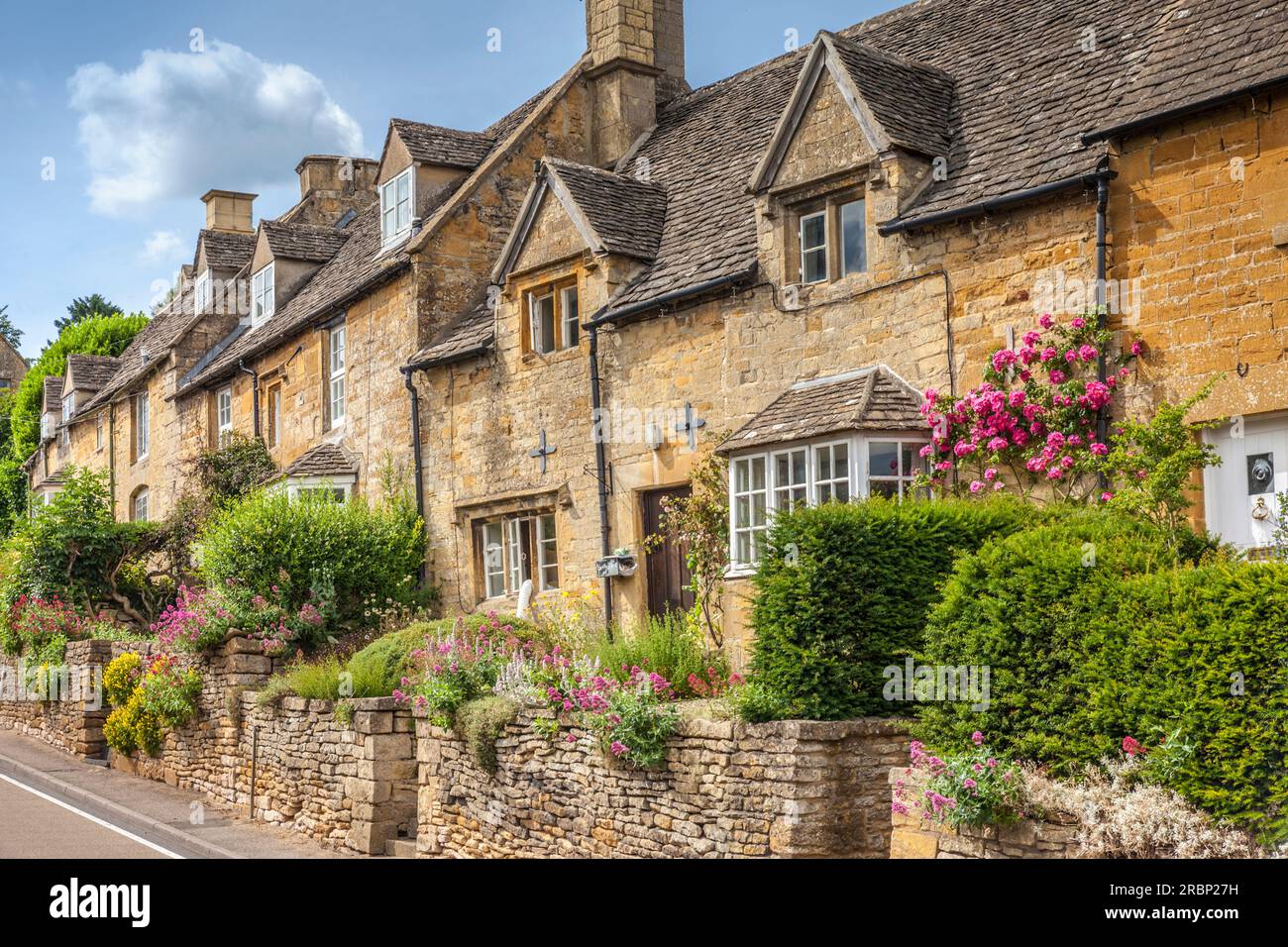 The village of Bourton-on-the-Hill, Cotswolds, Gloucestershire, England ...