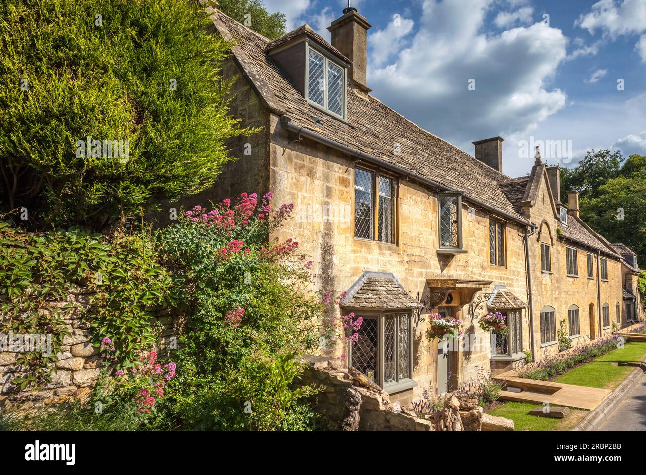 Old houses in Broad Campden, Cotswolds, Gloucestershire, England Stock ...