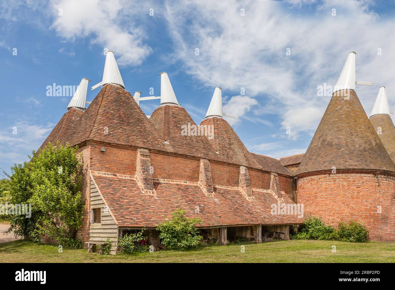 Hop-kiln drying towers in Sissinghurst Castle Garden, Cranbrook, Kent ...