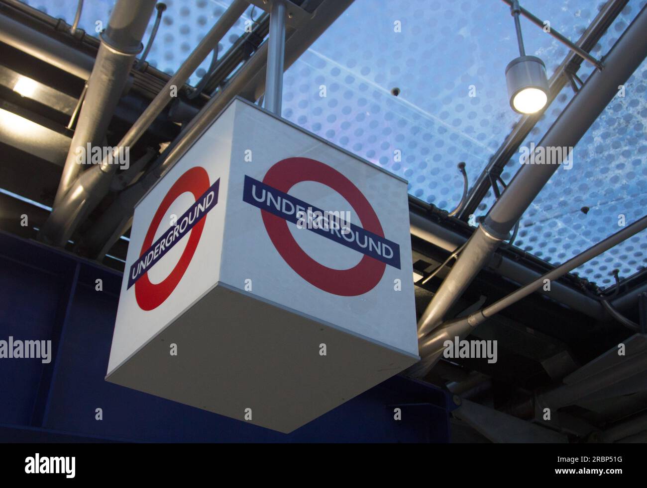 London underground logo hi-res stock photography and images - Alamy