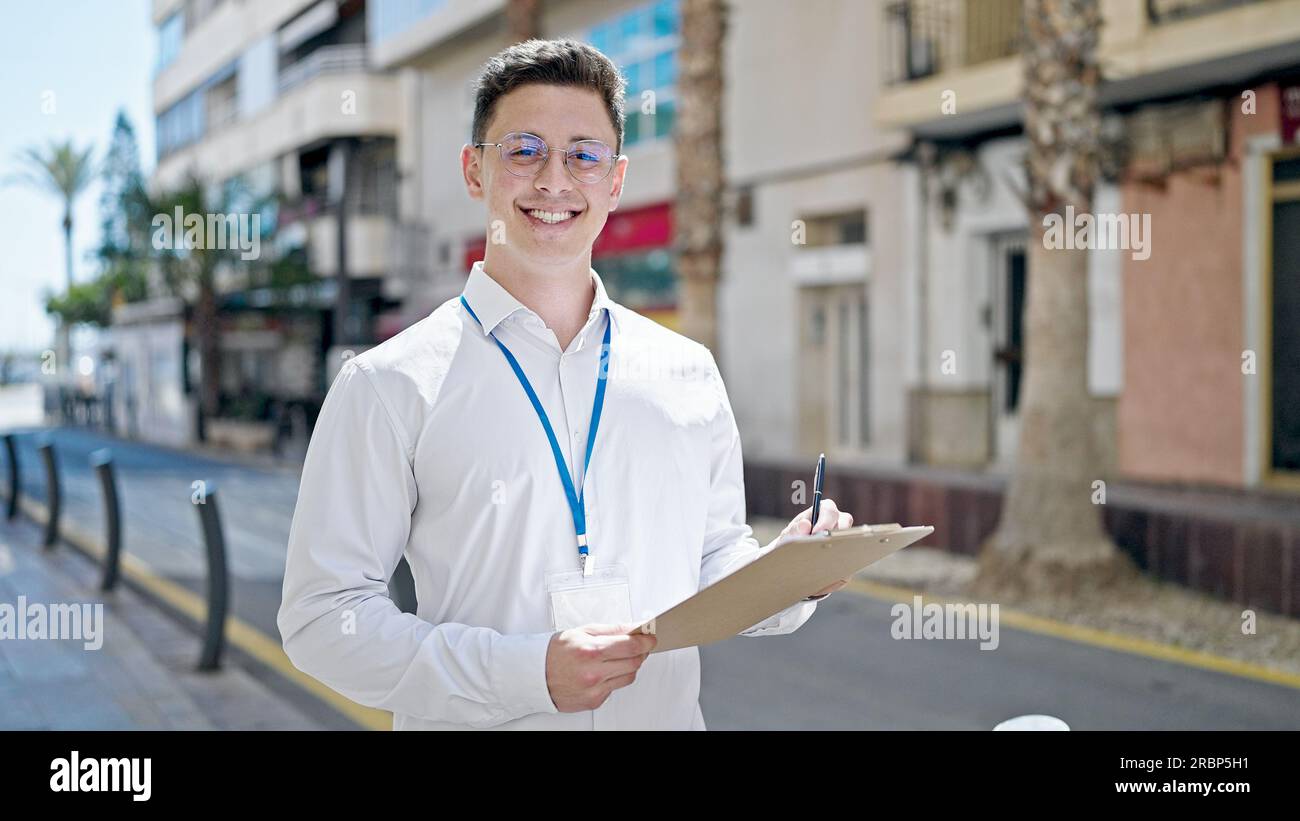 Clipboard interview outside hi-res stock photography and images - Alamy