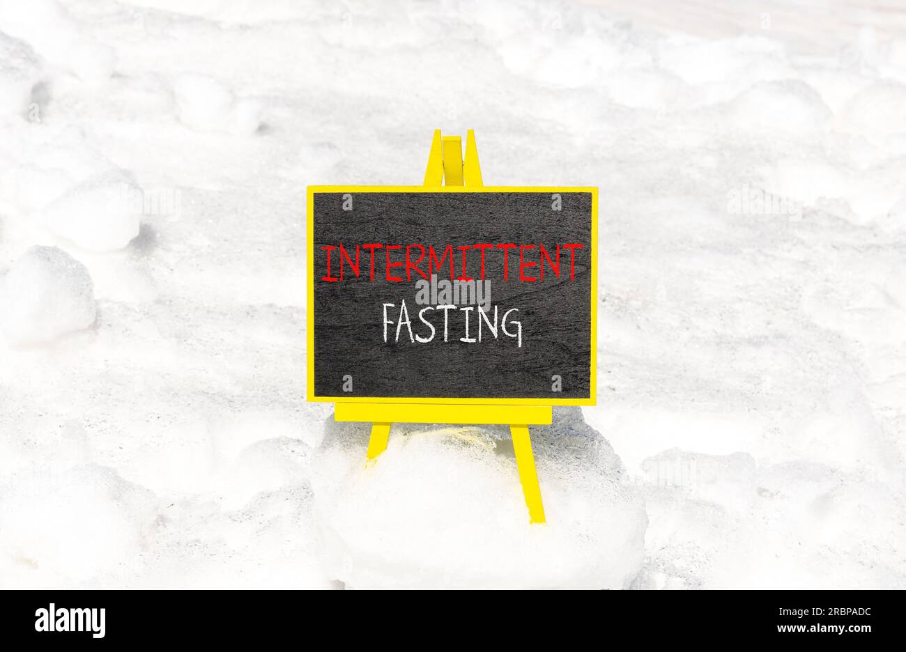Intermittent fasting symbol. Concept words Intermittent fasting on ...