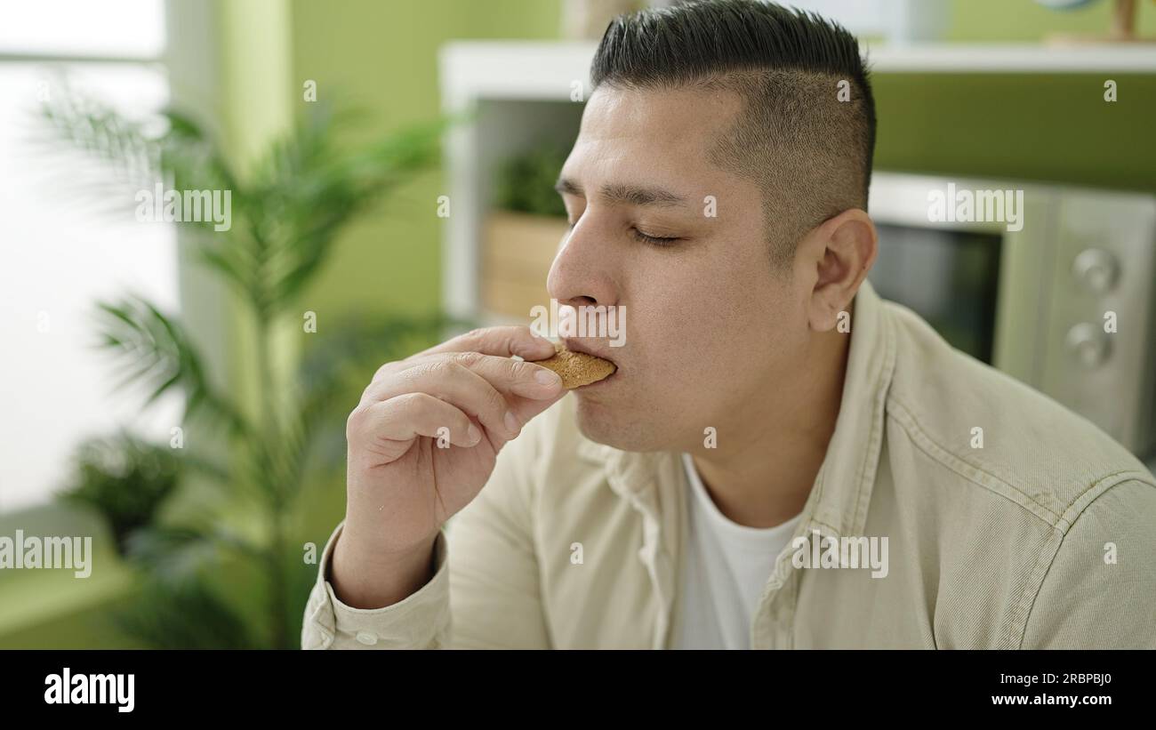 Latin man eating plus size hi-res stock photography and images - Alamy