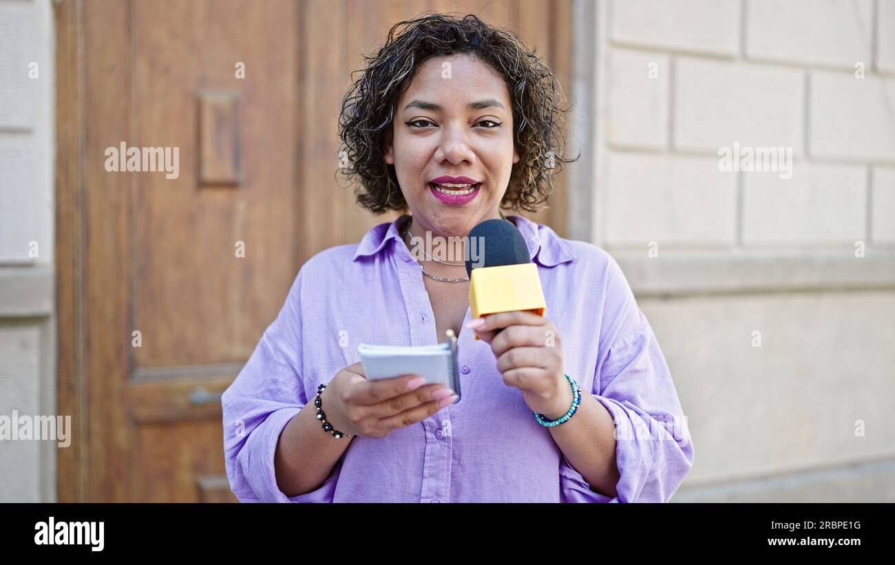Female journalist interview outside hi-res stock photography and images ...