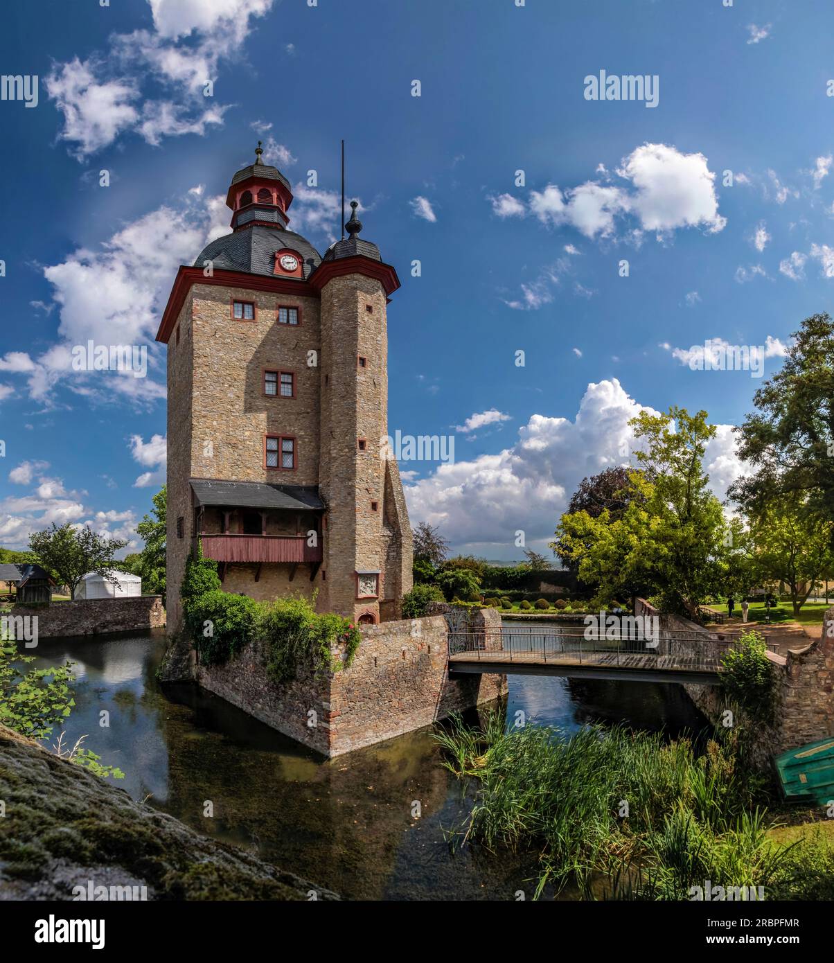 Residential tower of Schloss Vollrads in Winkel, Rheingau, Hesse ...