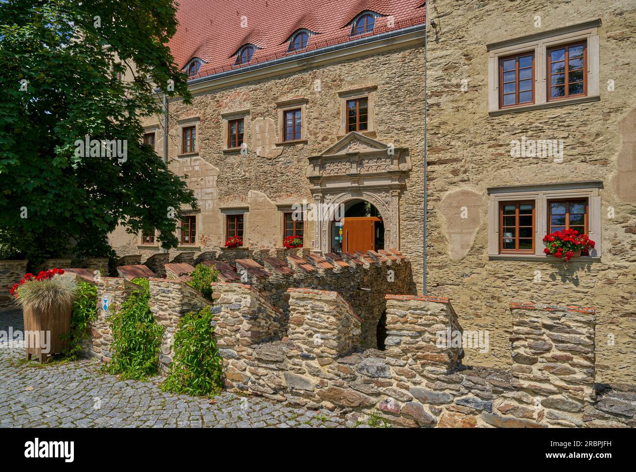 Gola Dzierzoniowska Hotel and spa placed in old renaissance castle ...