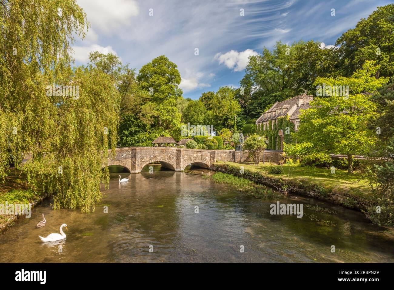 Bibury bridge hi-res stock photography and images - Alamy