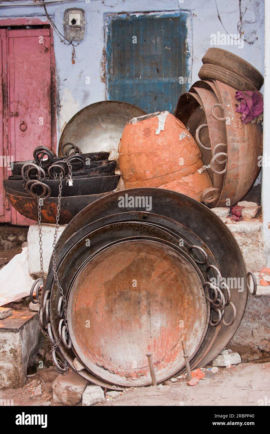 Indian cooking pans hi-res stock photography and images - Alamy