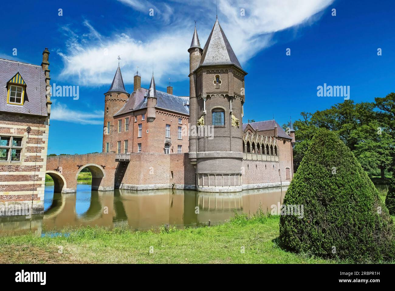 Beautiful medieval historical romatic water castle. bridge and tower ...