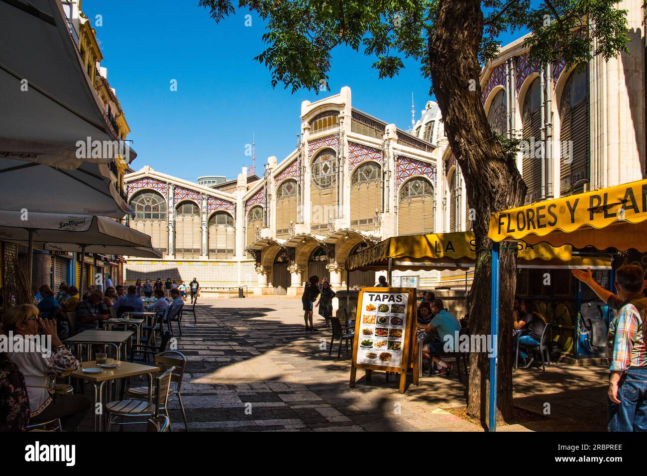 Valencia swimming pool hi-res stock photography and images - Alamy