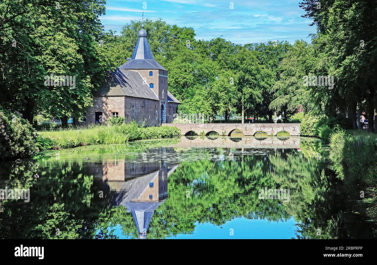 Beautiful medieval dutch castle, green forest, water moat - Arcen ...
