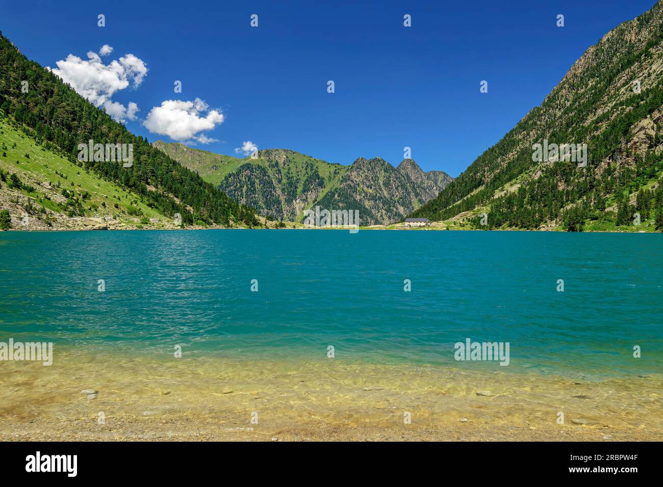 Lake Lac de Gaube in the Vallee de Gaube, Gavarnie, Pyrenees National ...