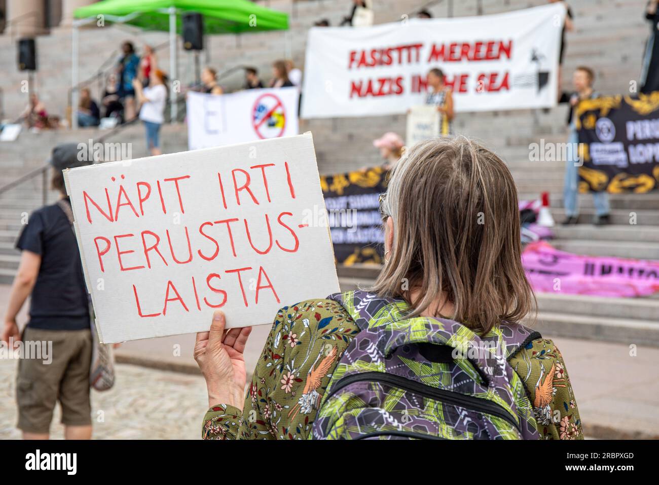 Napit irti perustuslaista hi-res stock photography and images - Alamy