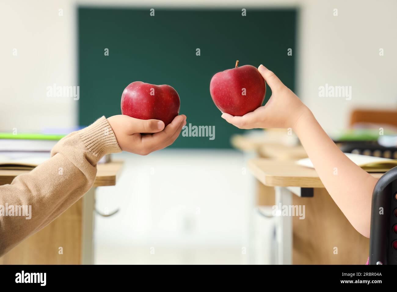 African american kid apples hi-res stock photography and images - Alamy