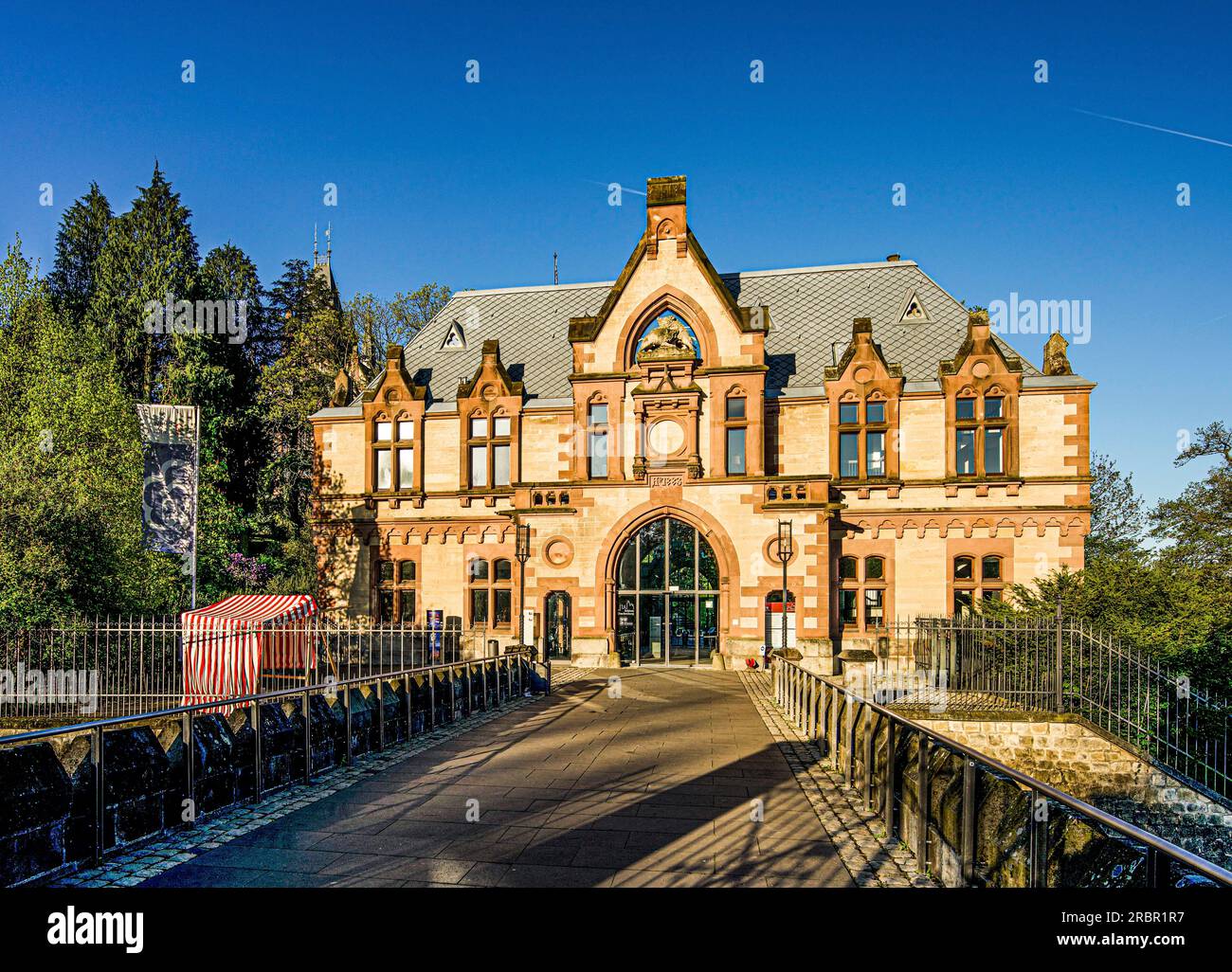 Bridge to the outer bailey of Drachenburg Castle, Koenigswinter ...