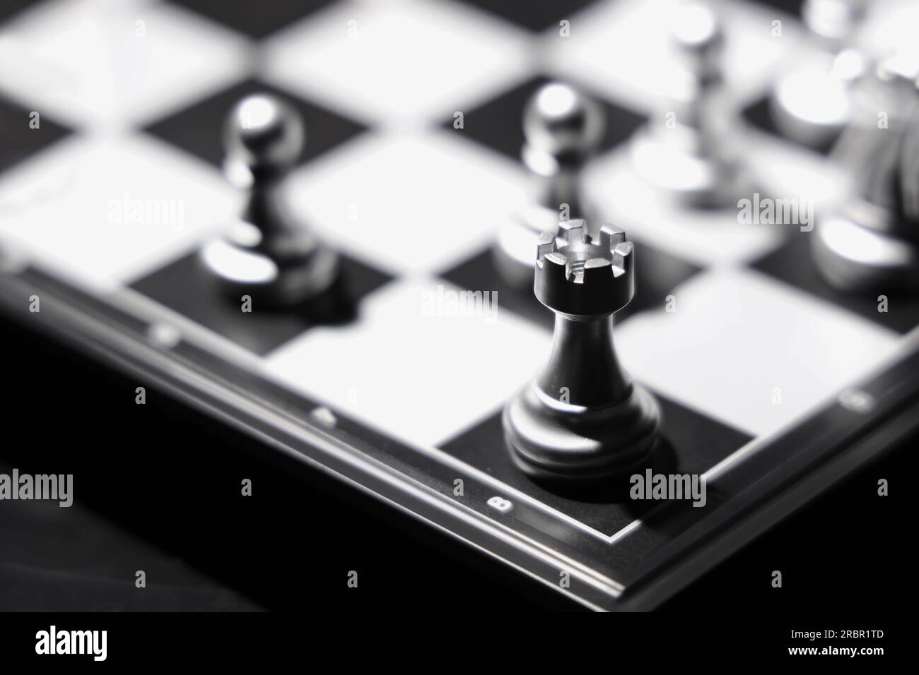 Silver chess pieces hi-res stock photography and images - Alamy