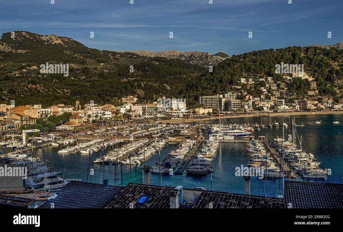 Bird's-eye view of the seafront promenade and harbor in Port de Sóller ...
