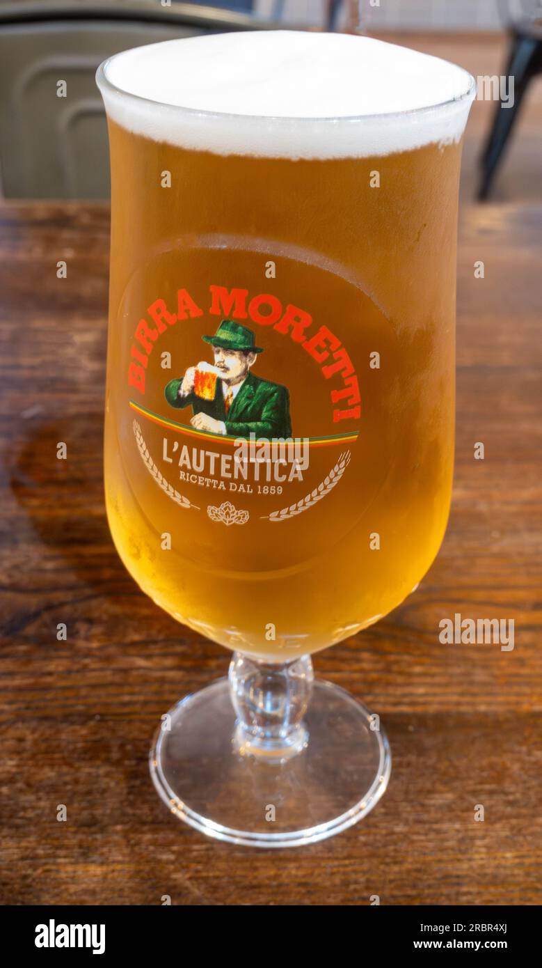 A pint of Birra Moretti Stock Photo - Alamy