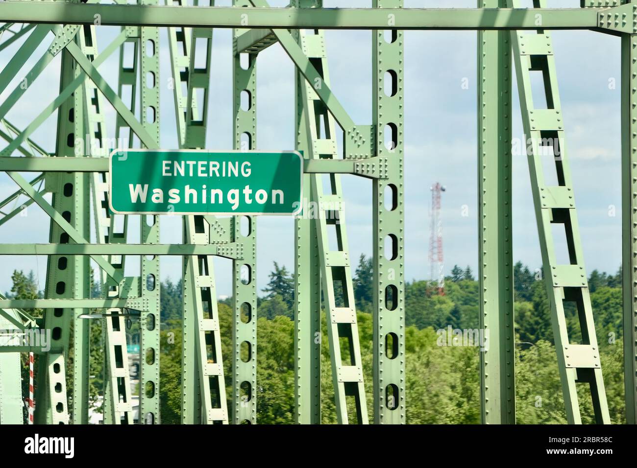 Road sign entering Washington driving north over the Columbia River ...