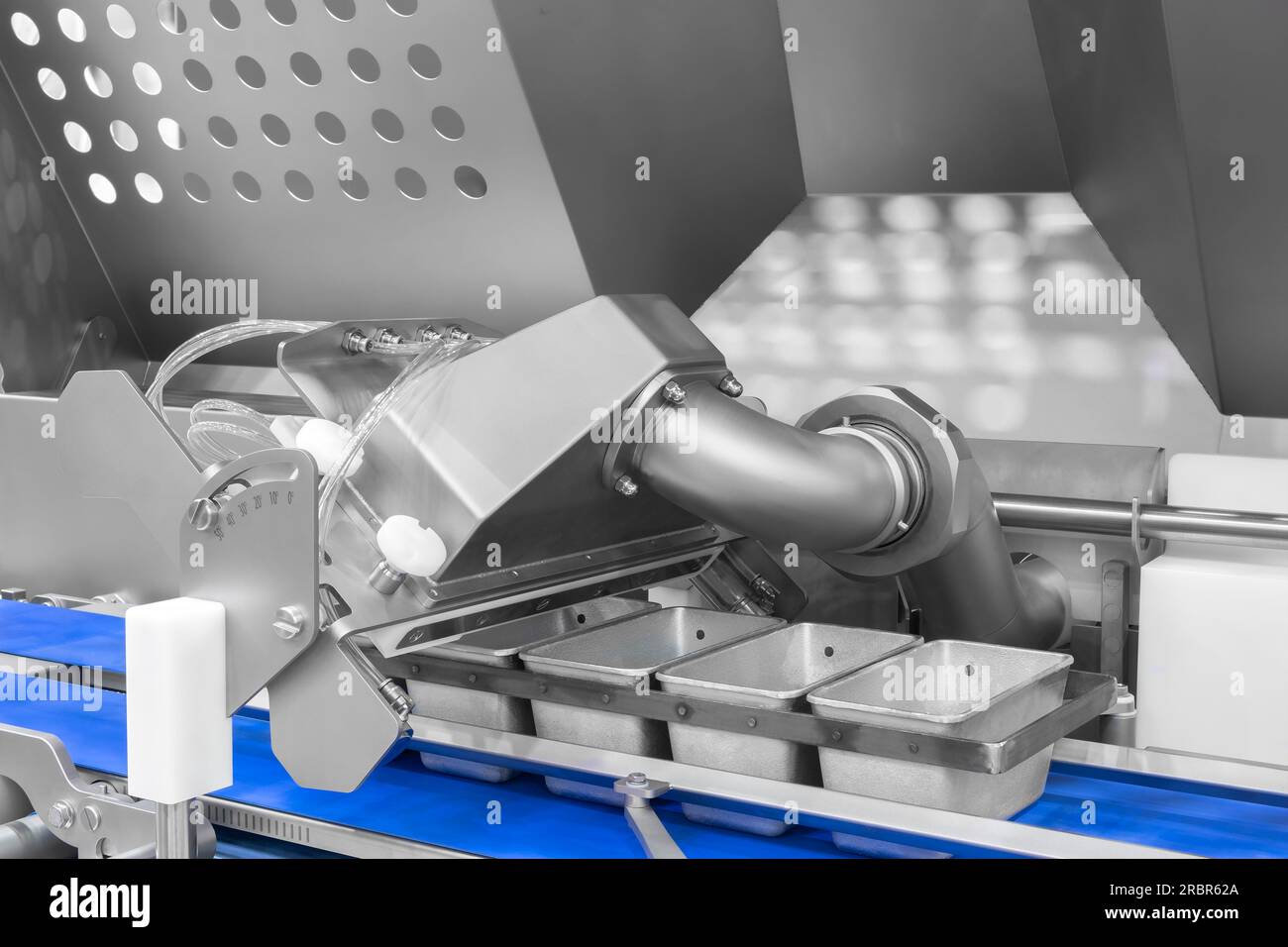 industrial production of bakery products on an assembly line - technology and machinery in the ...