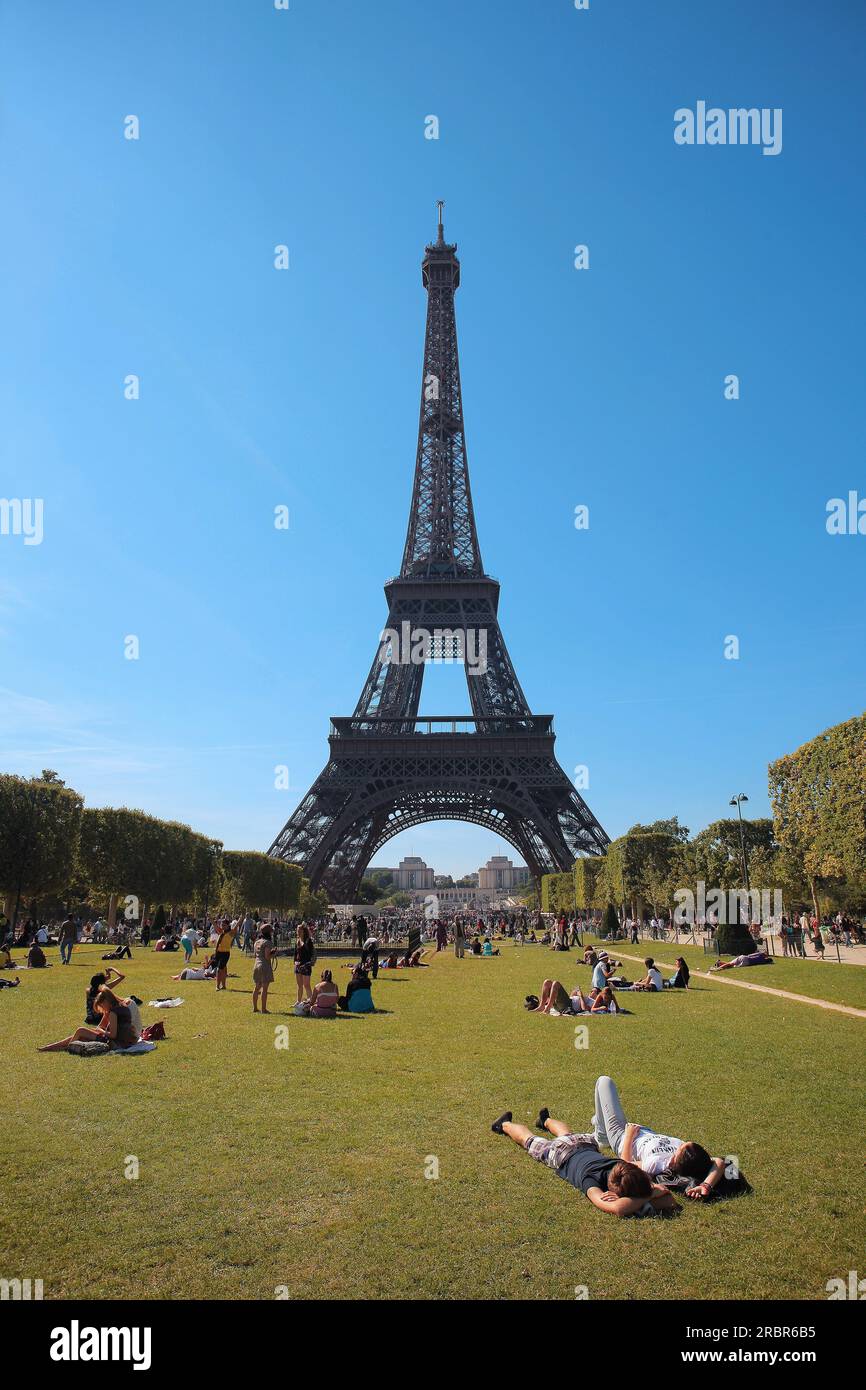 Amazing view eiffel tower hi-res stock photography and images - Alamy