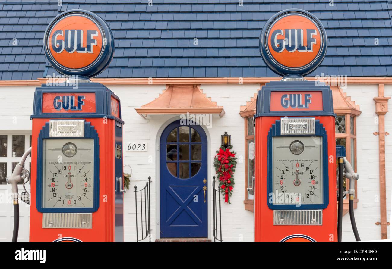 Restored Gulf gas station in Virginia, now a small tourist shop Stock ...