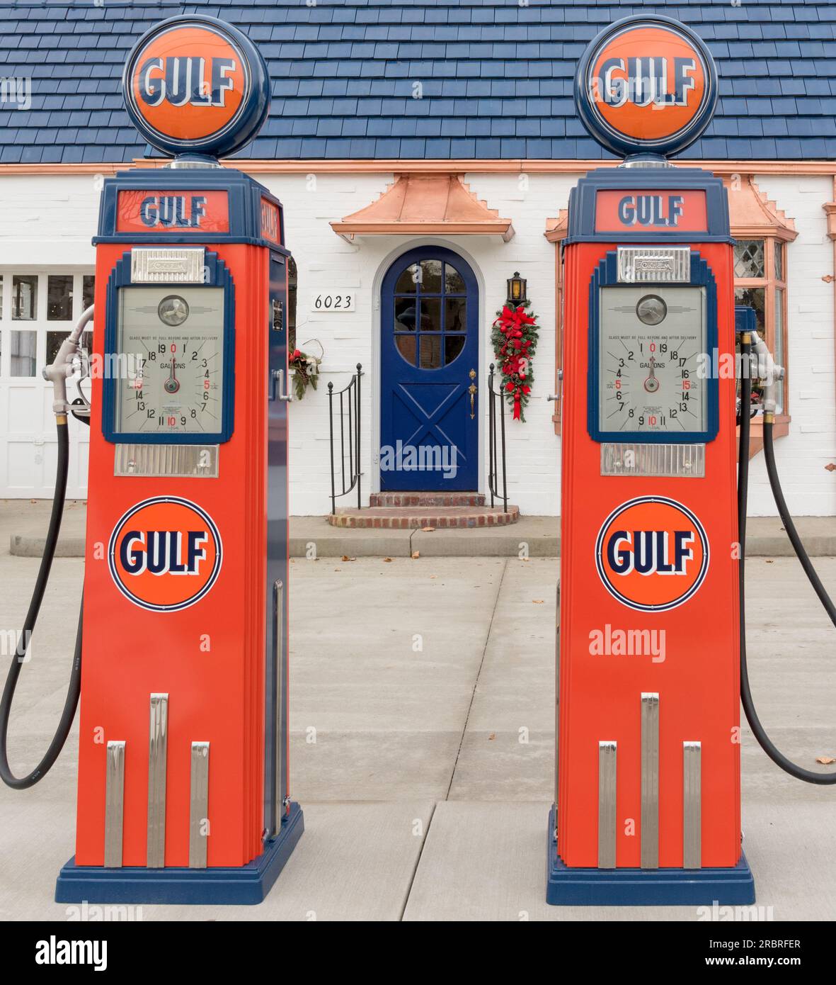 Gulf gas station hi-res stock photography and images - Alamy