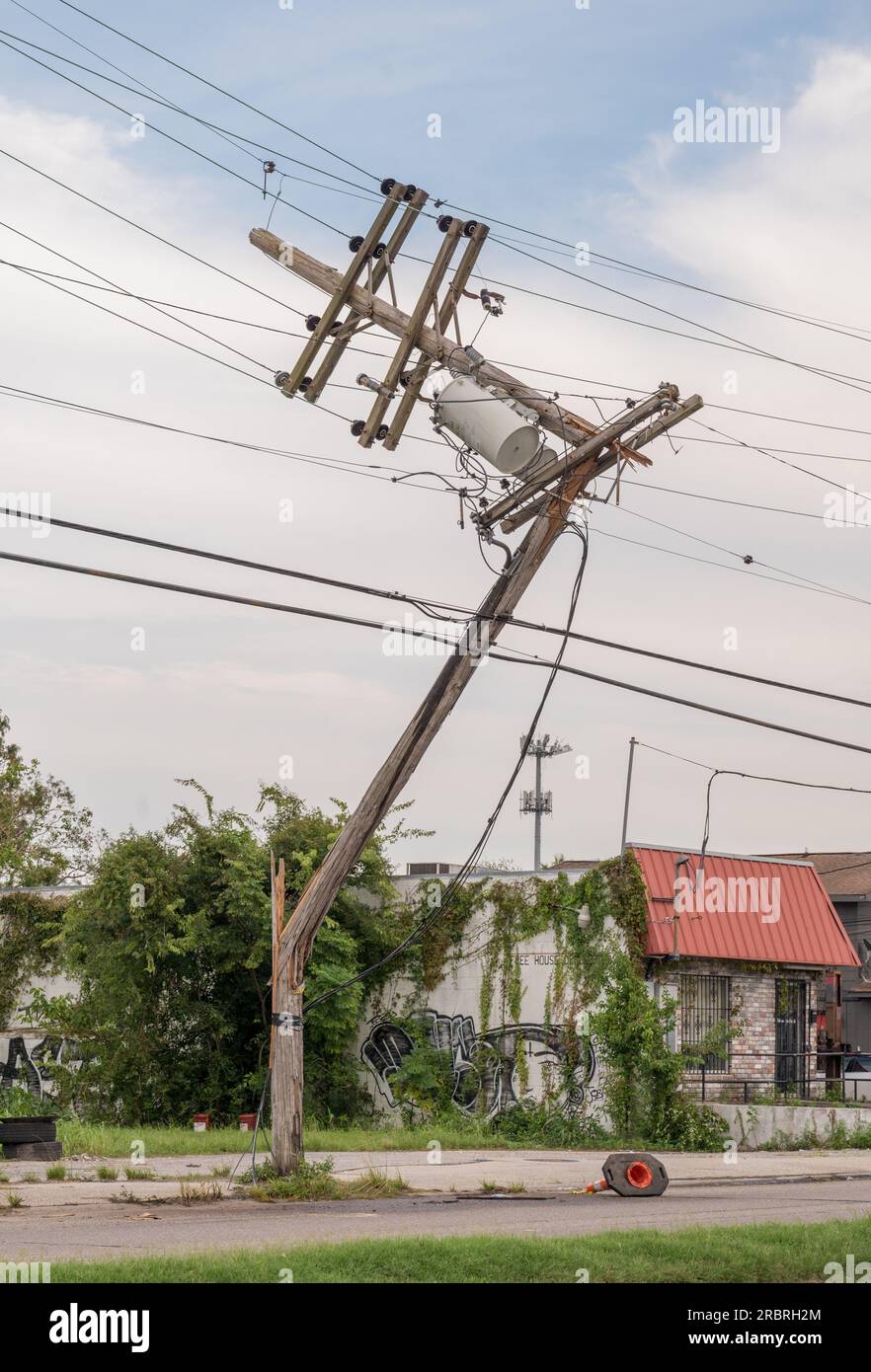 Louisana: Hurricane Ida snapped electric poles like twigs and left the ...