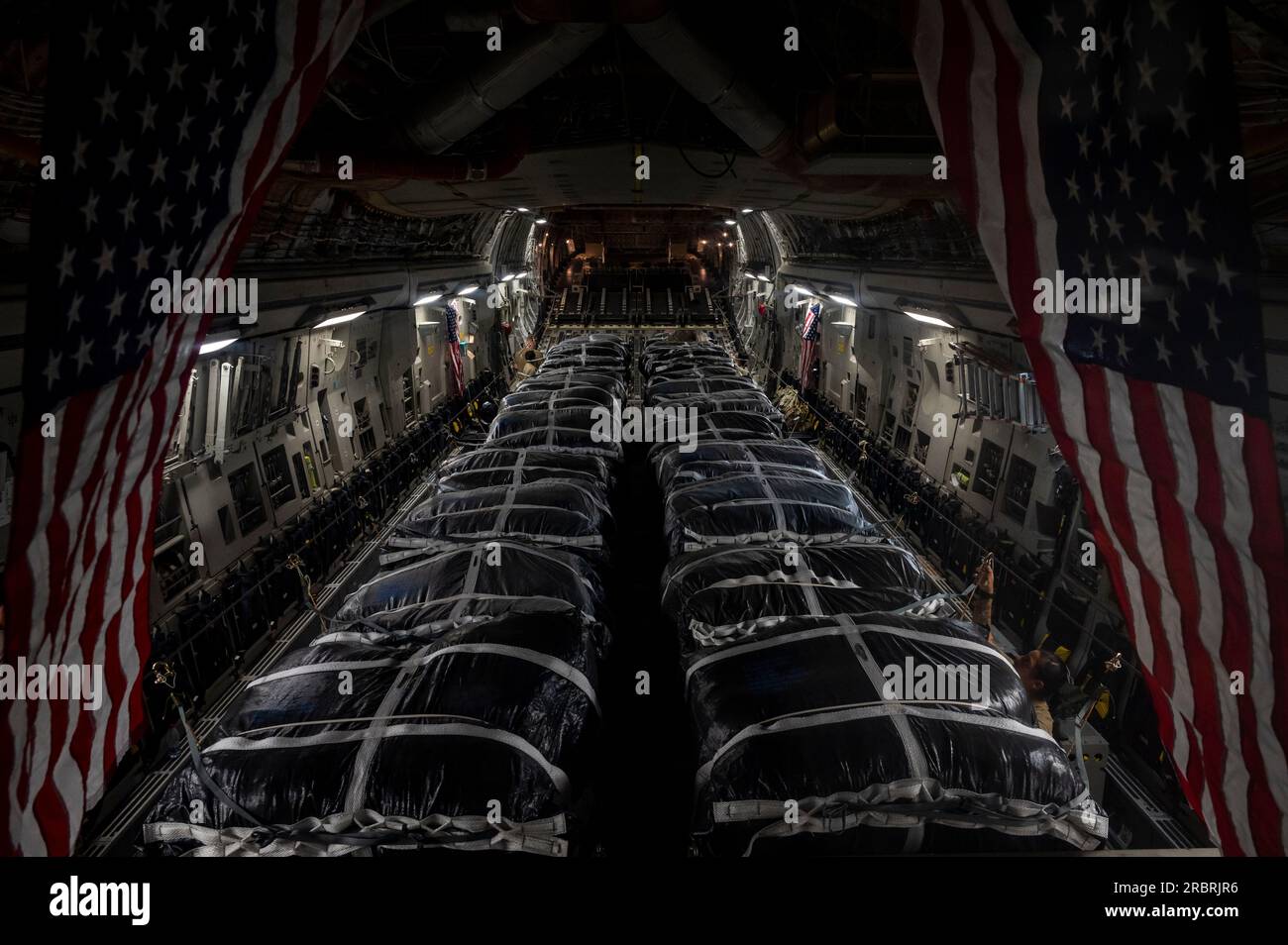 U.S. Army soldiers assigned to the 165th Quartermaster Brigade Aerial ...