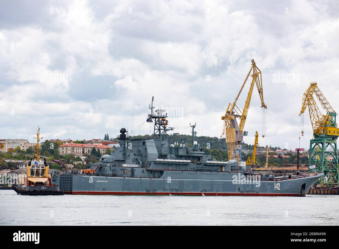 Ropucha class landing ship hi-res stock photography and images - Alamy