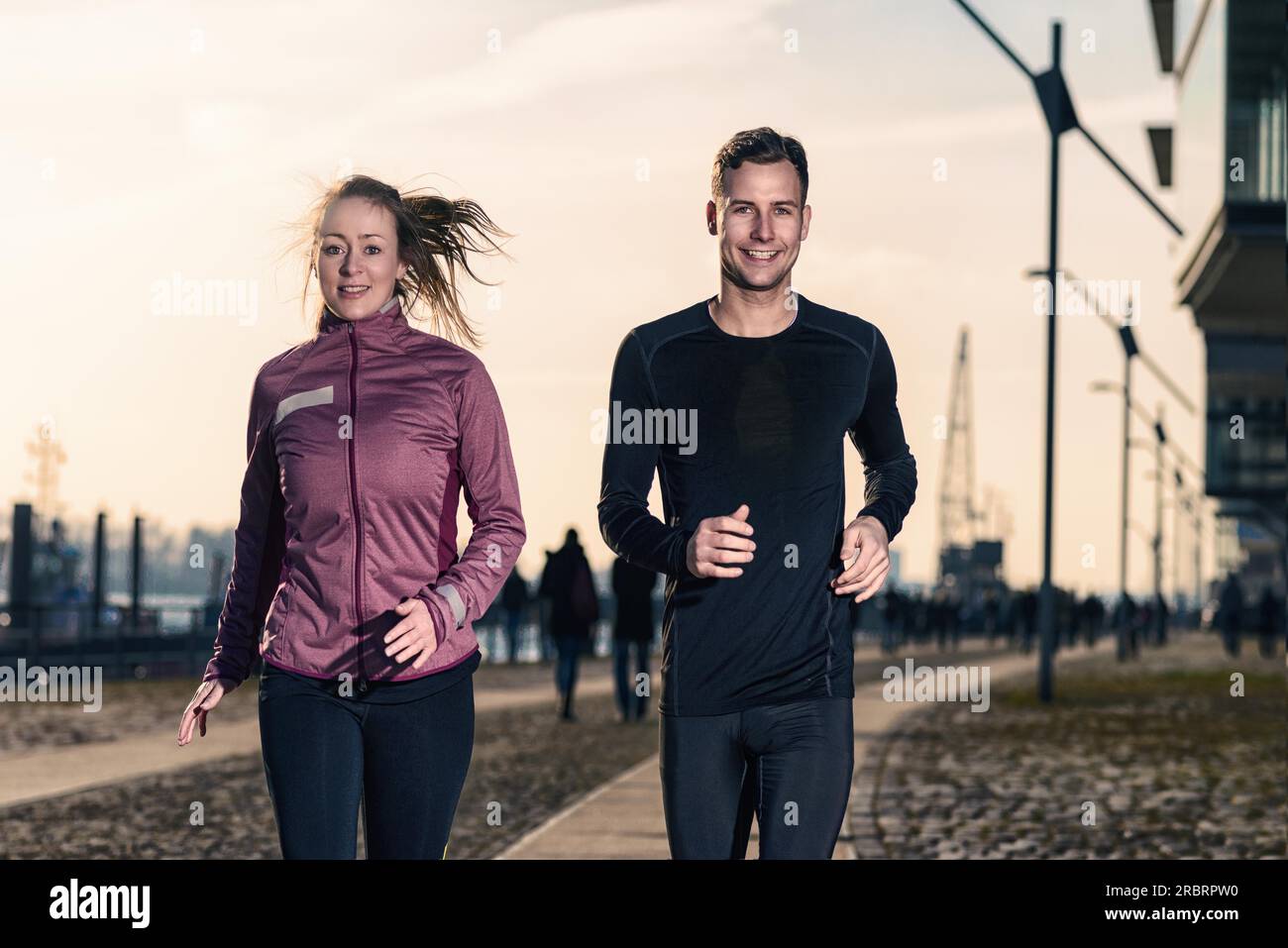 Couple dynamic hi-res stock photography and images - Alamy