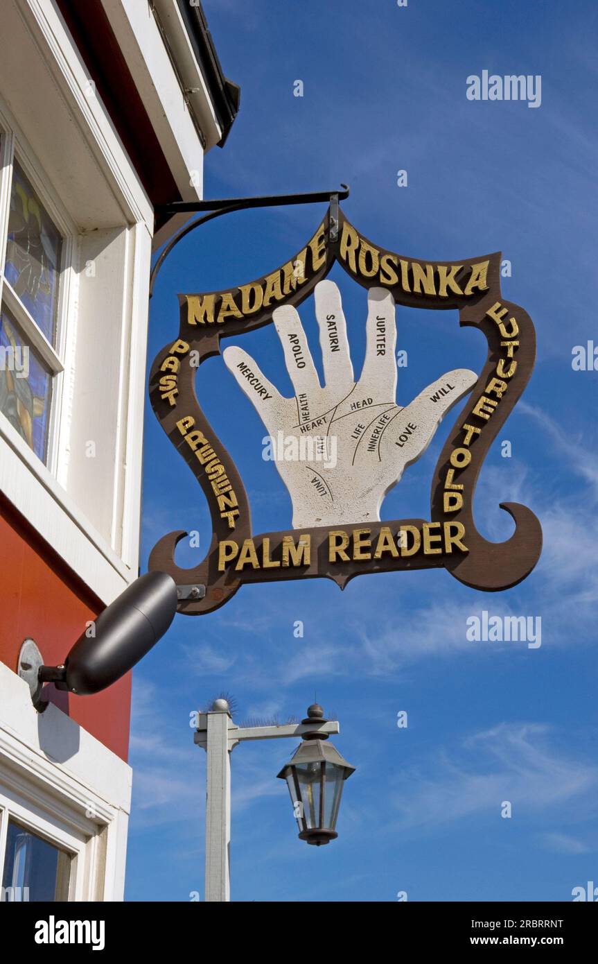 Pier signs hi-res stock photography and images - Alamy