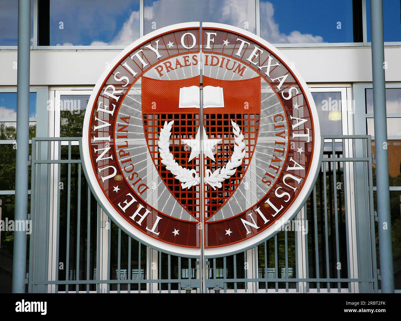 Ut campus hi-res stock photography and images - Alamy