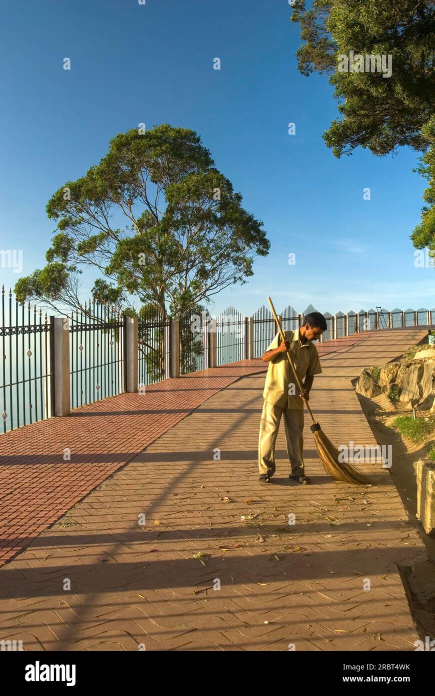 Scenic view from Coakers Walk in Kodaikanal, Tamil Nadu, South India ...