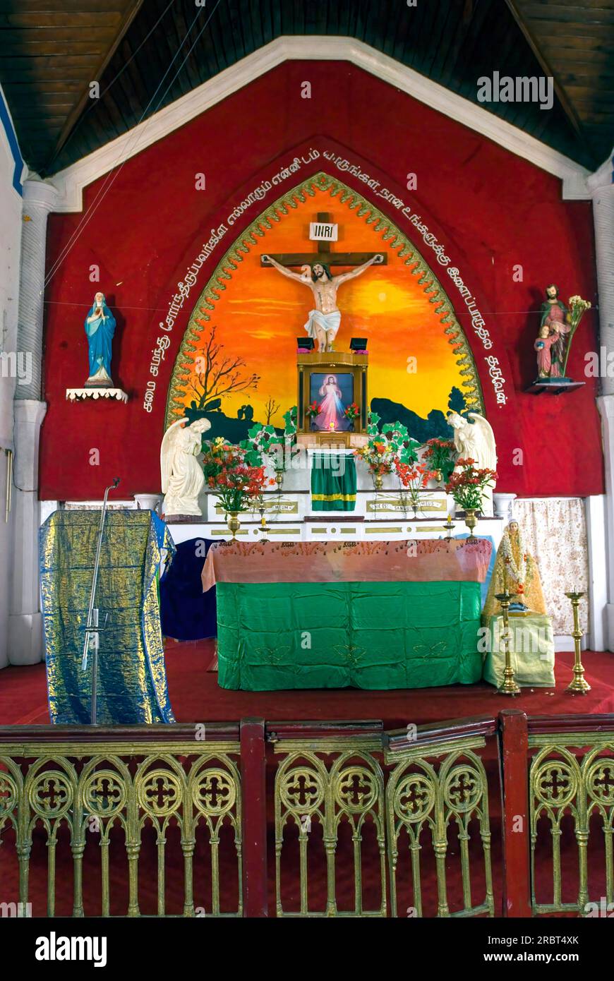 Altar, Sacred heart of Jesus church at Kodaikanal, Tamil Nadu, South ...