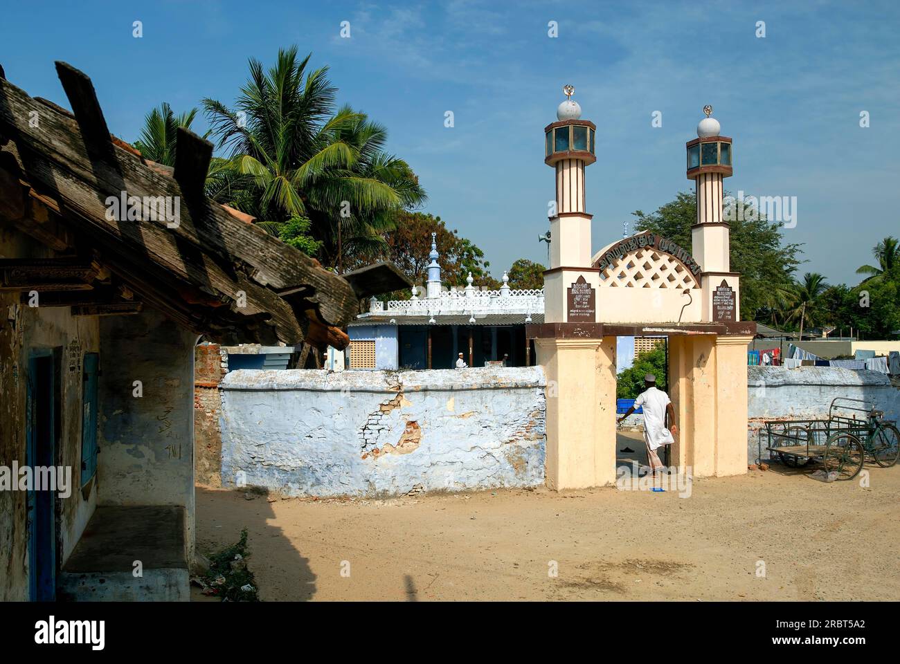 Al Masjid Al Musharraf Arabi school established in 1708, Pulicat ...