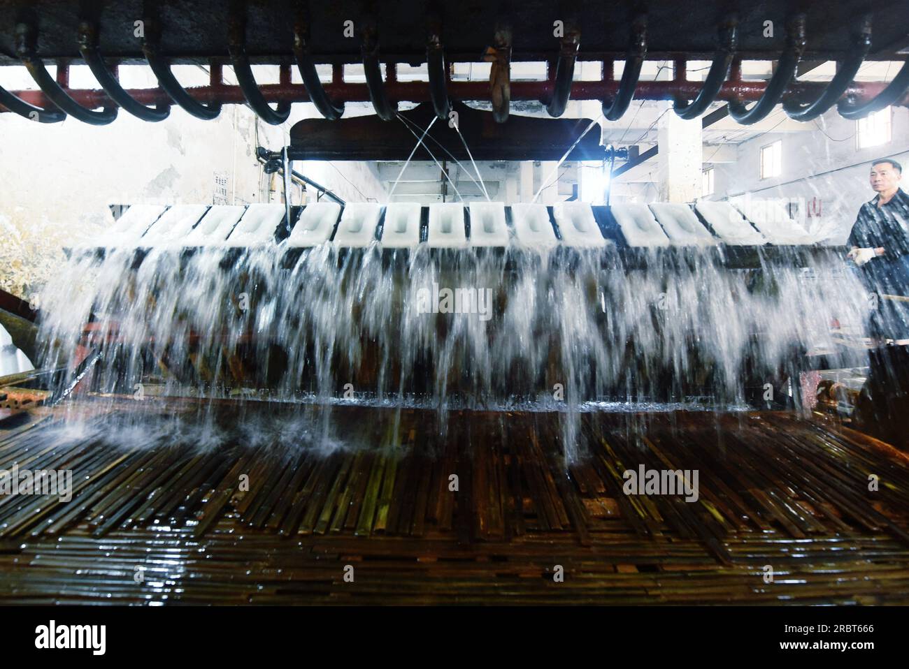 Ice tank hi-res stock photography and images - Alamy