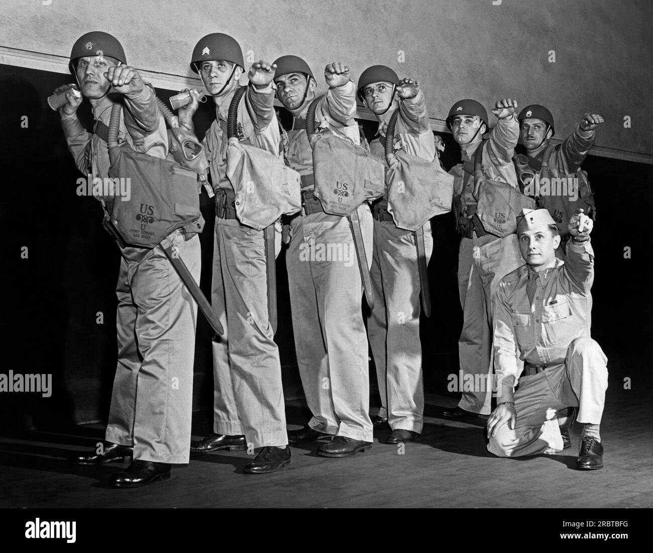 1942 army training hi-res stock photography and images - Alamy