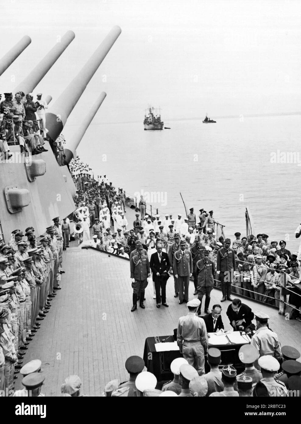 Tokyo, Japan: September 1, 1945 General Douglas MacArthur (back to ...