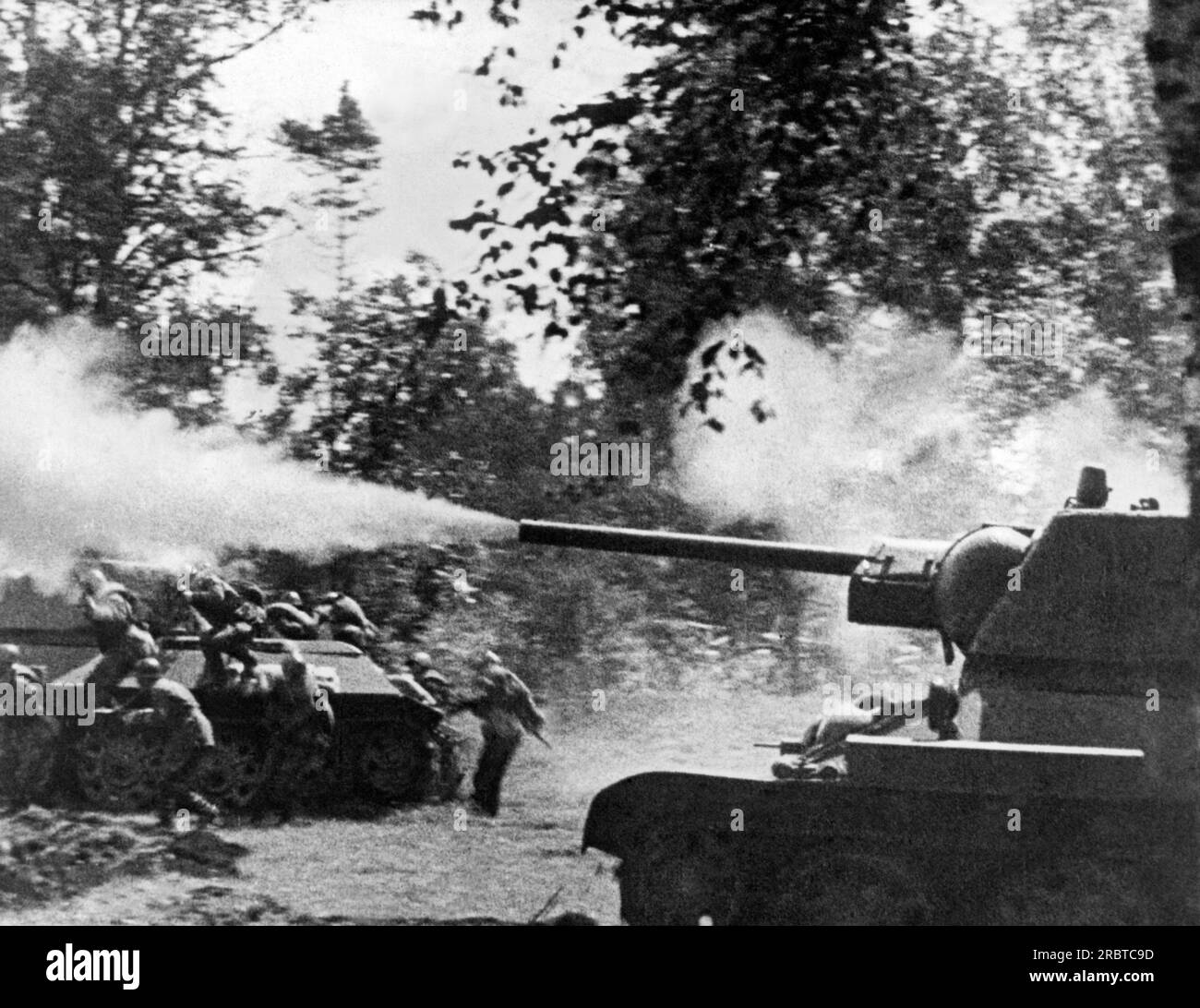 Troop carrier tank soldiers hi-res stock photography and images - Alamy