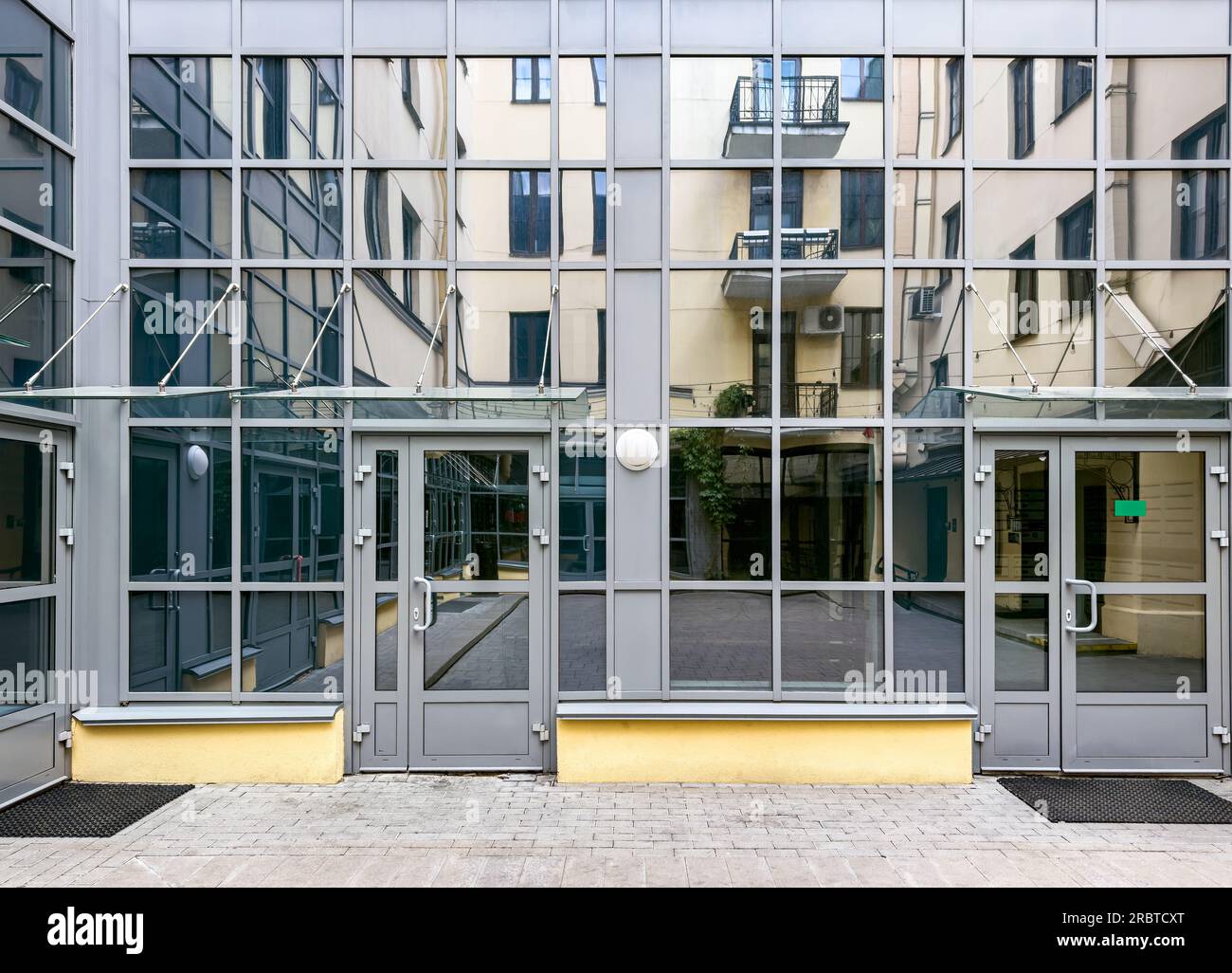 exterior of a newly constructed modern small office building Stock ... exterior of a newly constructed modern small office building Stock ...