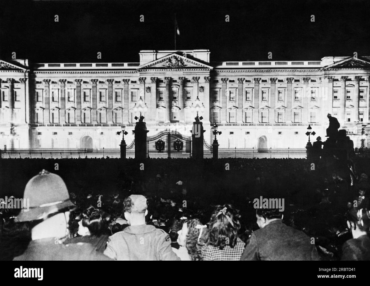 World war 2 britain celebrates Black and White Stock Photos & Images ...