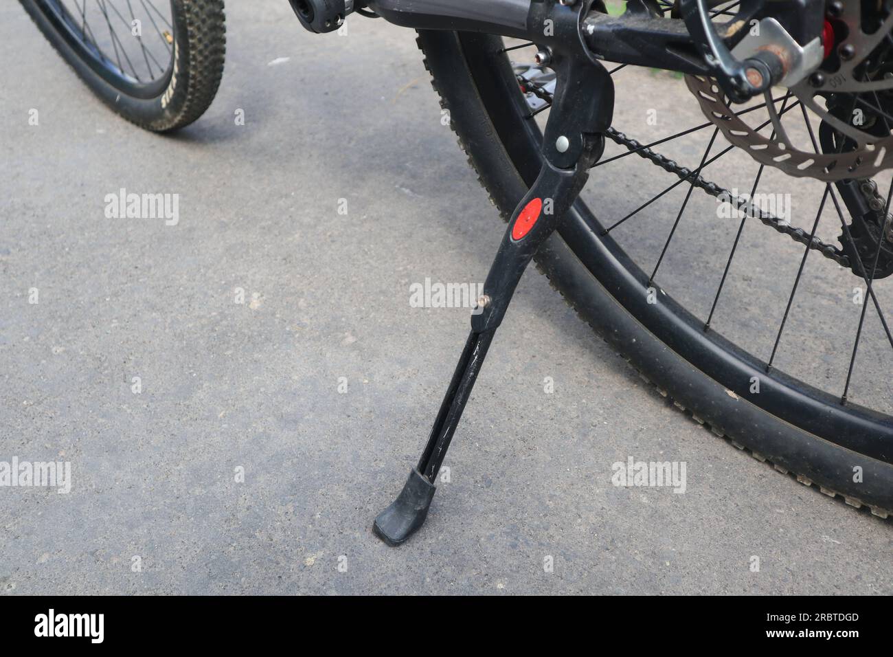 Standard bicycle hi-res stock photography and images - Alamy