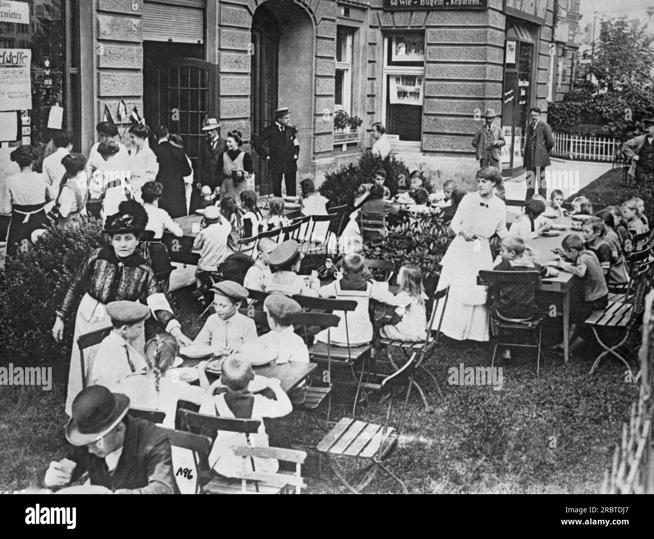 Berlin, Germany: c. 1917 Children whose fathers are fighting for the ... Berlin, Germany: c. 1917 Children whose fathers are fighting for the ...
