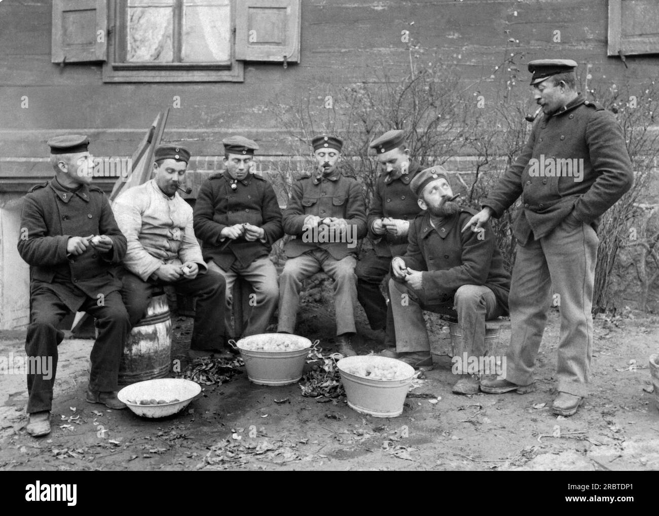 Soldier peeling potatoes hi-res stock photography and images - Alamy