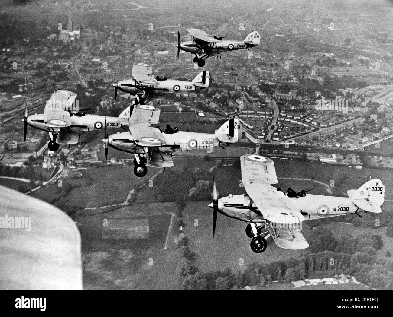 Salisbury, England: c. 1920 British airmen fly in formation at Old ...
