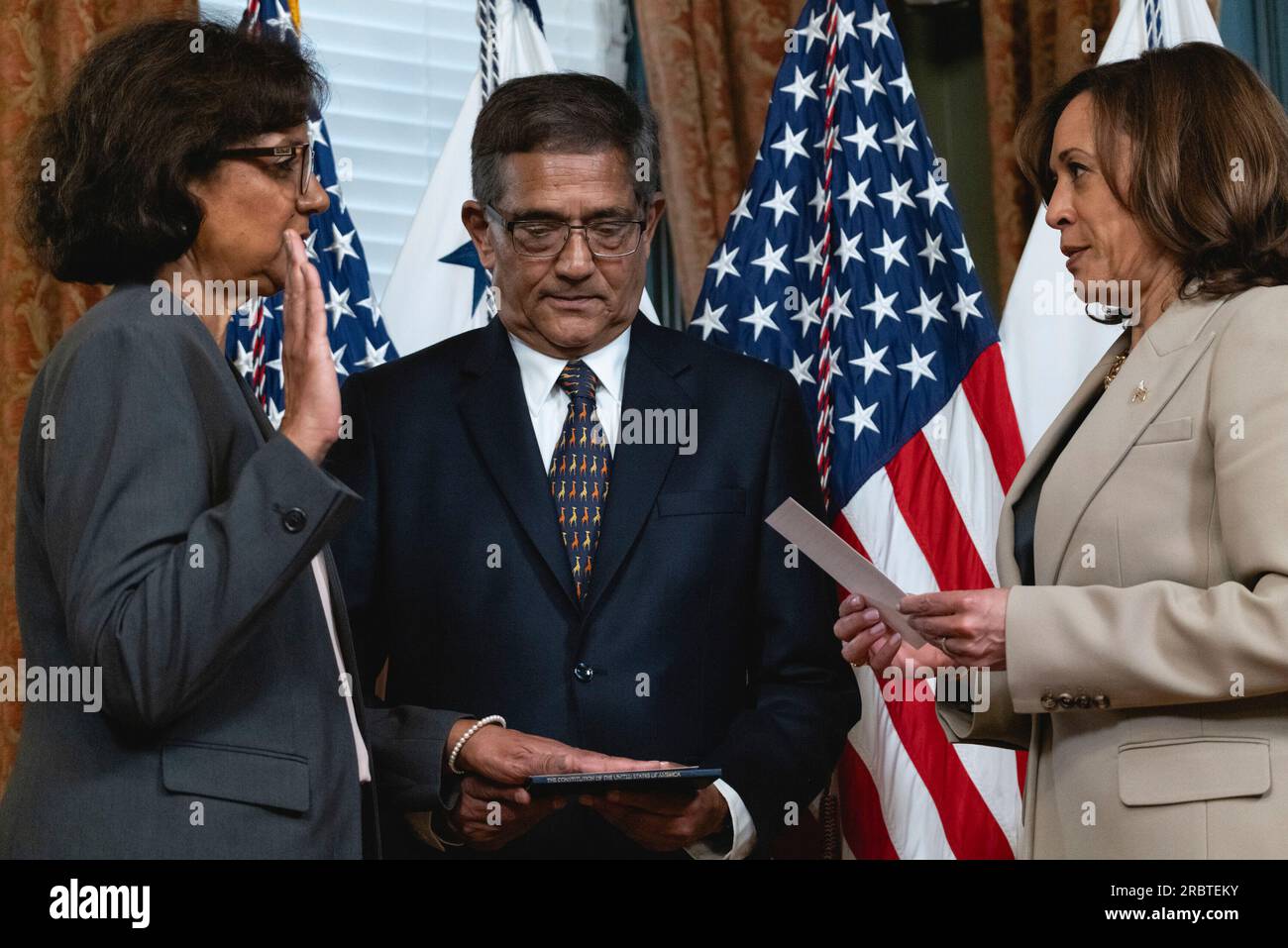 Geeta book hi-res stock photography and images - Alamy