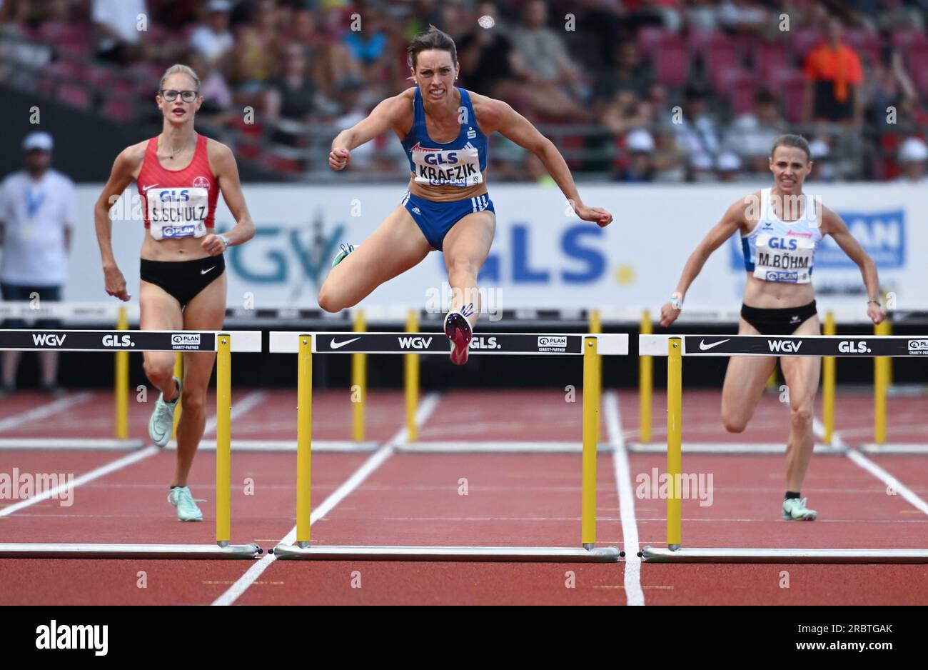 400m hurdles l r hi-res stock photography and images - Alamy