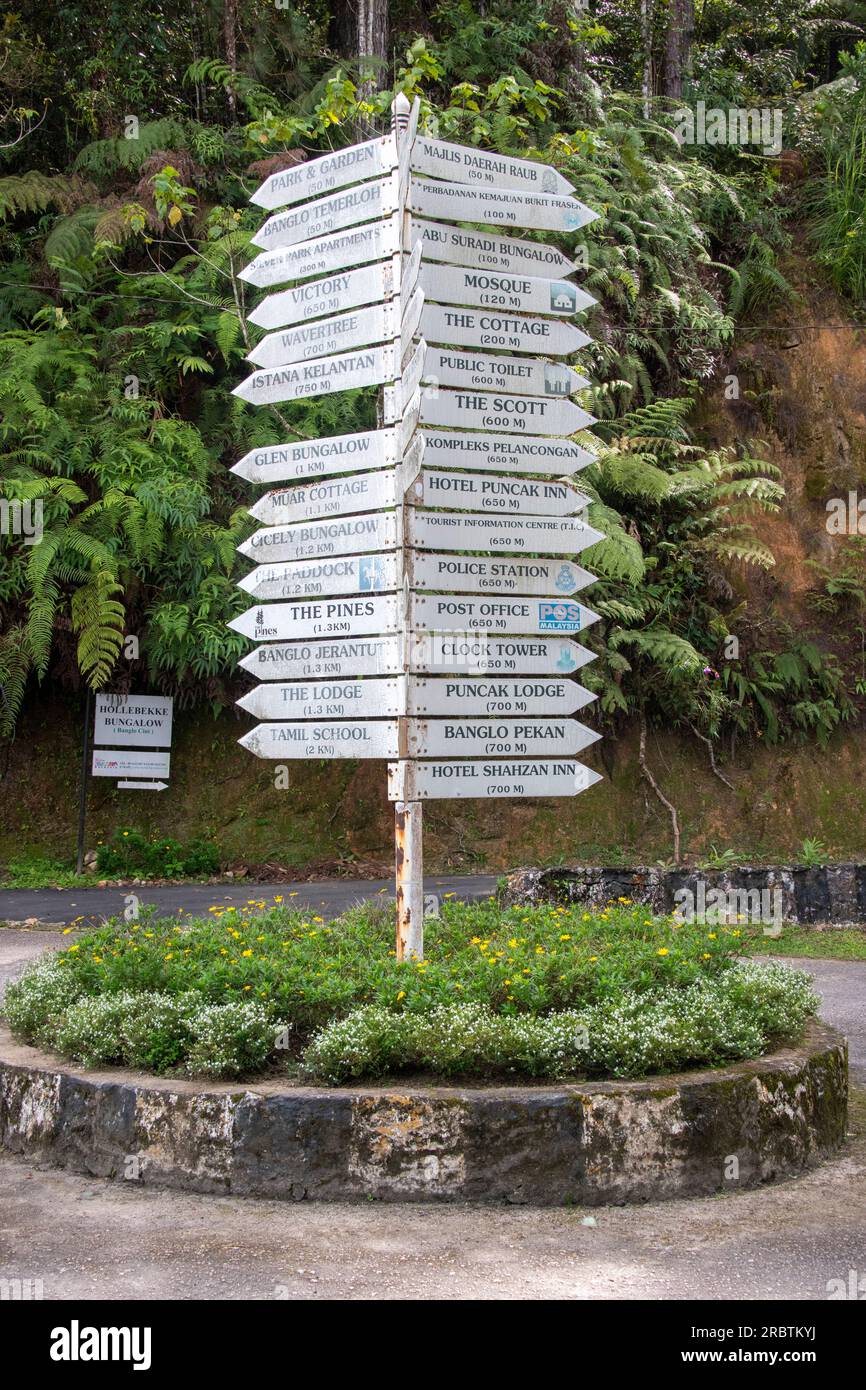 Colonial road sign hi-res stock photography and images - Alamy